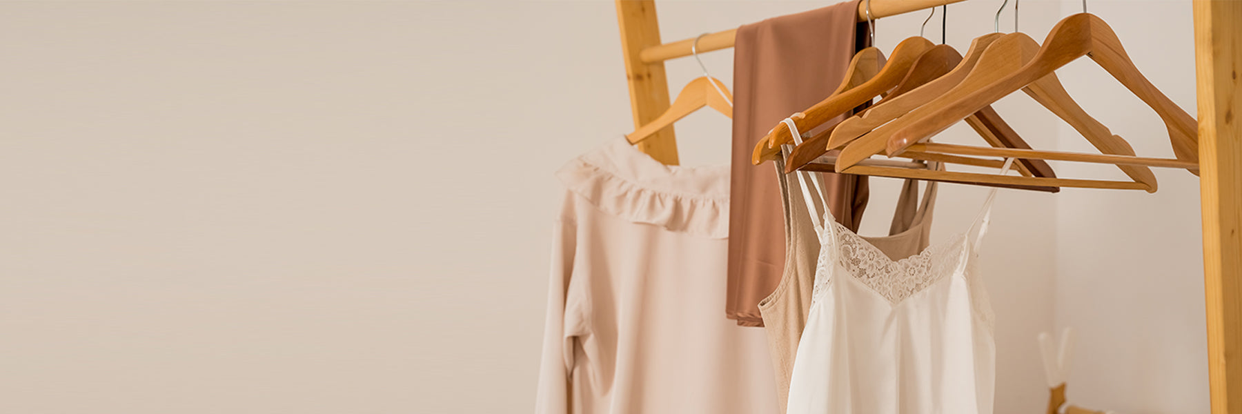 Cloth Hanger | Best Shoe Racks | Best Luggage Racks – USTECH